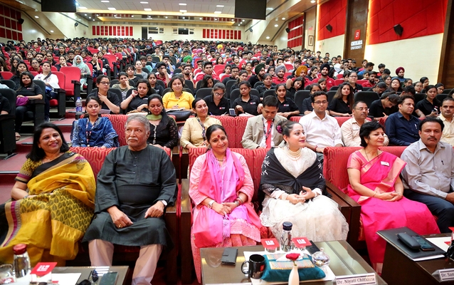 Mr. Vikram Gokhle shared theatrically-rich classroom pedagogy at ...