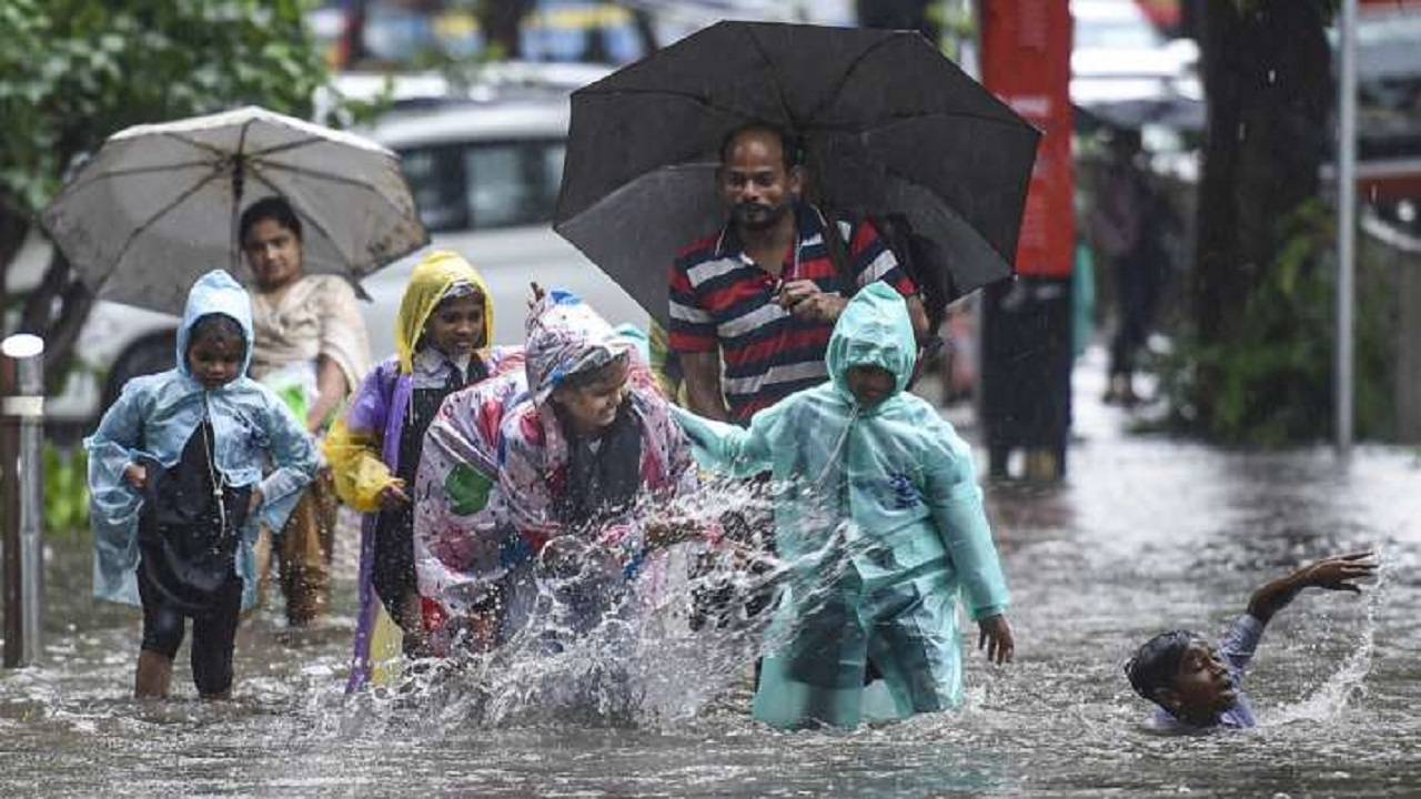 Tamil Nadu schools, colleges continues to stay shut amid heavy rainfall